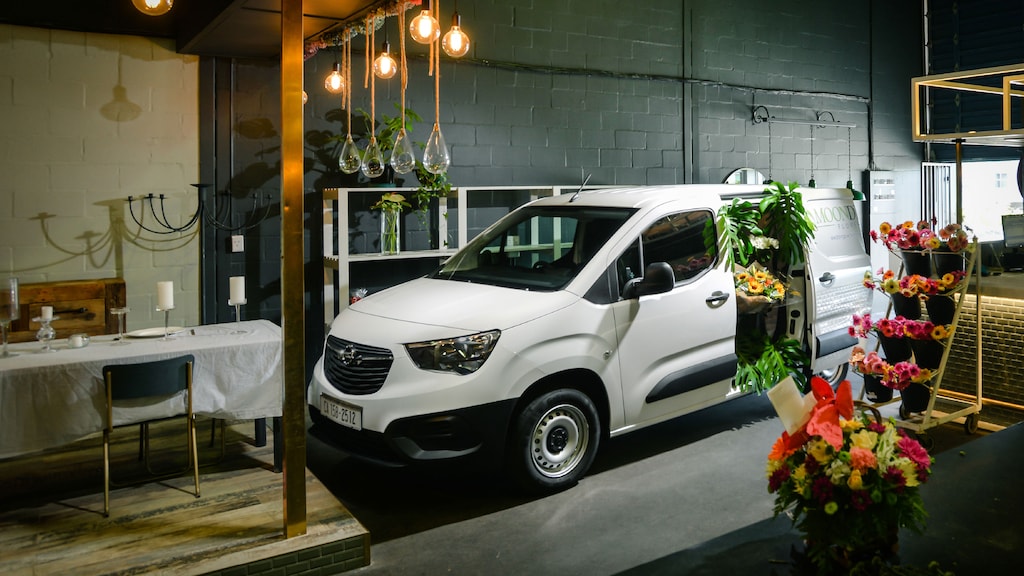 Model Overview - OPEL Combo Cargo 1.6TD Van - OPEL SA